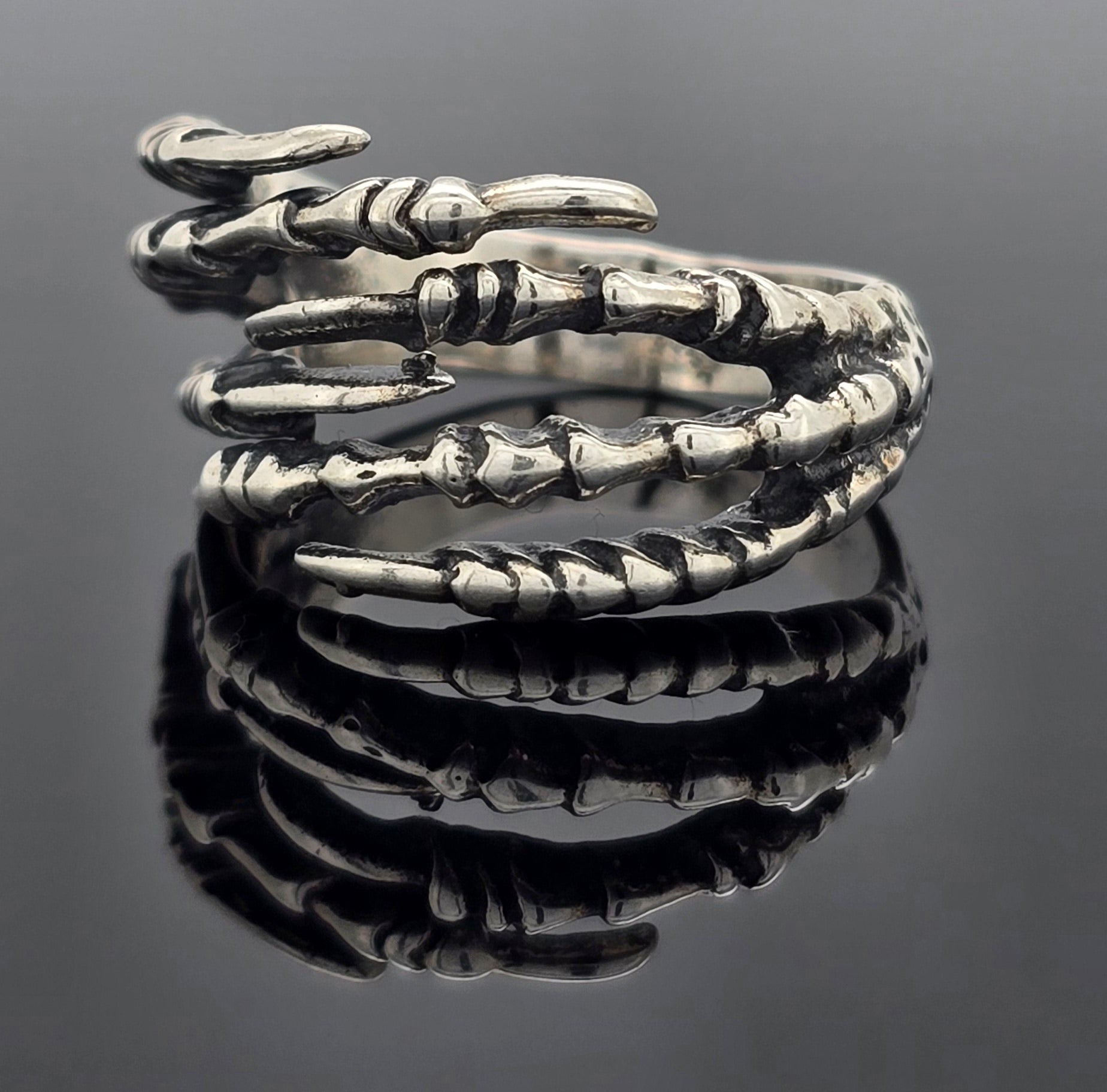 Claw Ring – The Hammer Silver Ltd